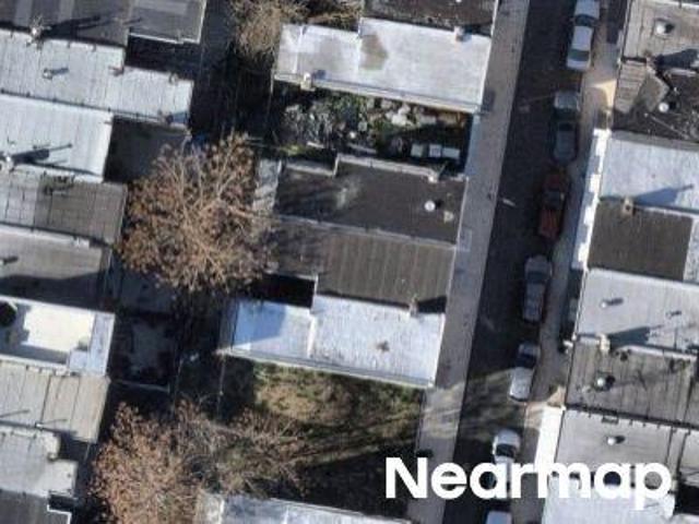 N Hollywood St