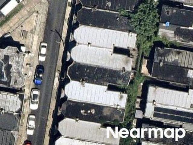 N Hollywood St