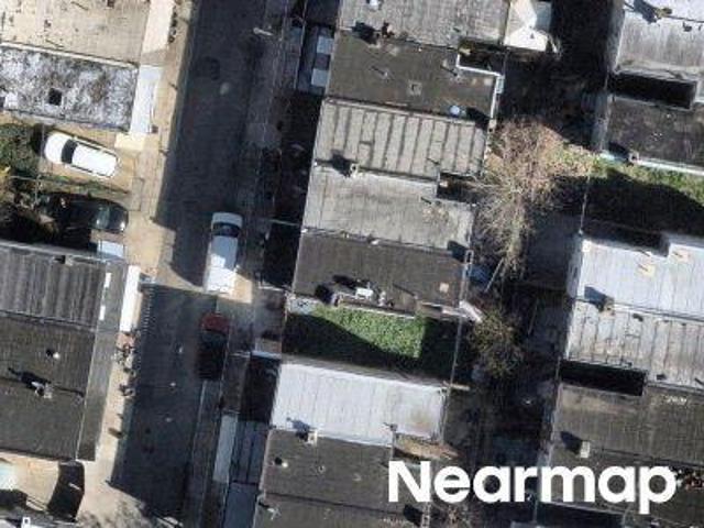 N Hollywood St