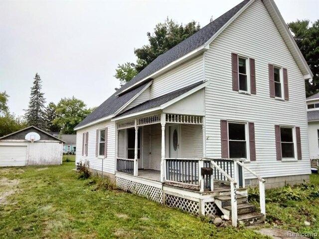 N Howard Ave, Croswell, Home For Sale