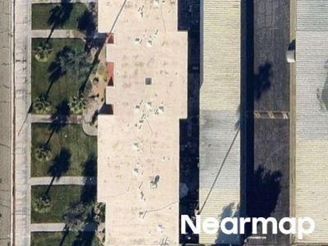 N Indian Canyon Dr
