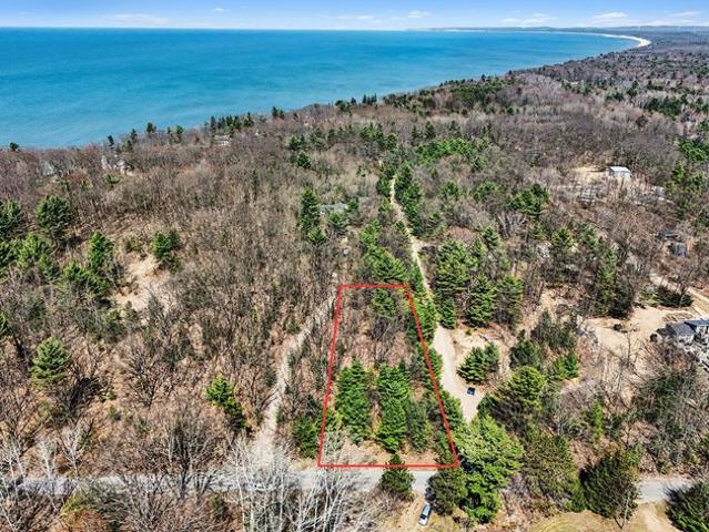 N Juniper St, Mears, MI 49436