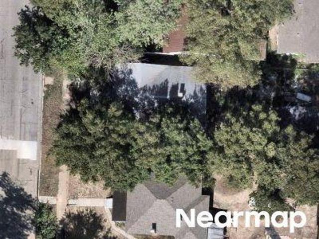 N Jackson Ave
