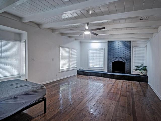 N. Jackson Home Near Grocery Stores, Dining, and I