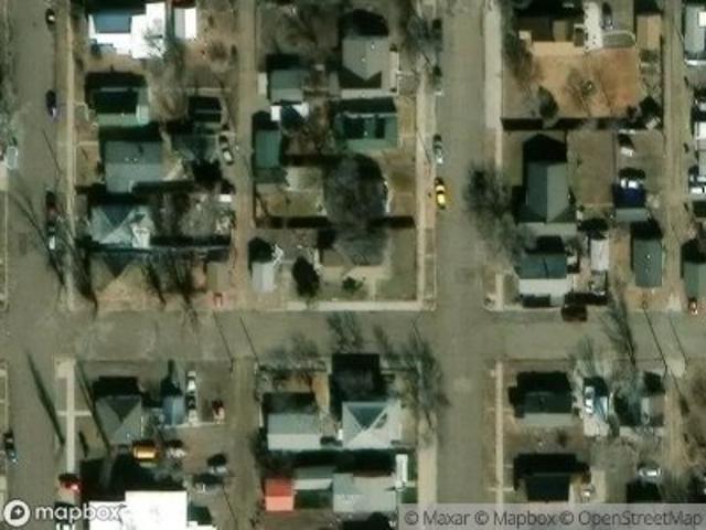 N Lake Ave