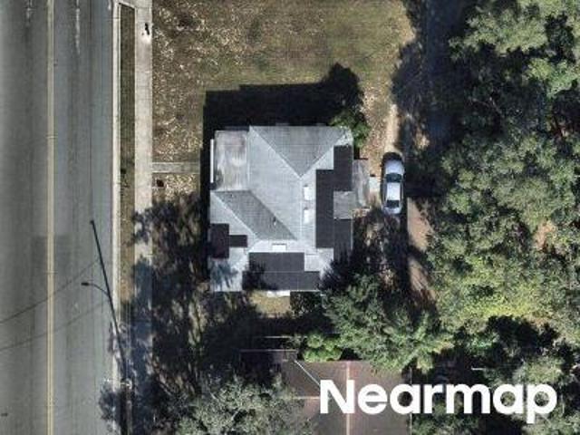 N Lake Ave