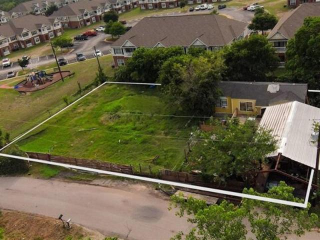 N Lake Dr, Austin, Home For Sale