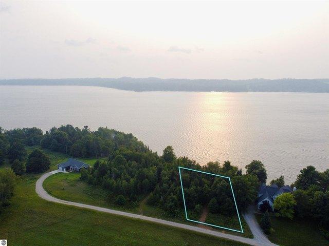 N Lake Leelanau Dr Units 28 & 29, Lake Leelanau, MI 49653