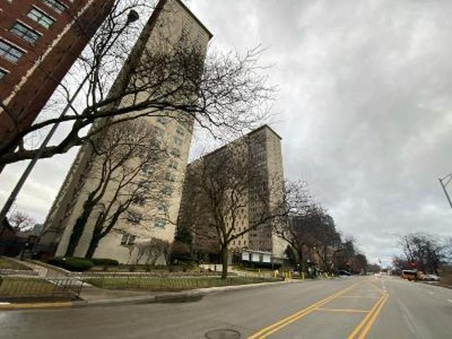 N Lake Shore Dr # 10d