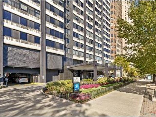 N Lake Shore Dr Apt 21h