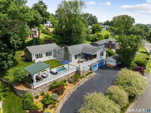 N Lake Shore Dr, Brookfield, Home For Sale