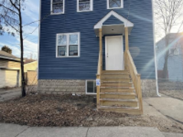 N Laramie Ave