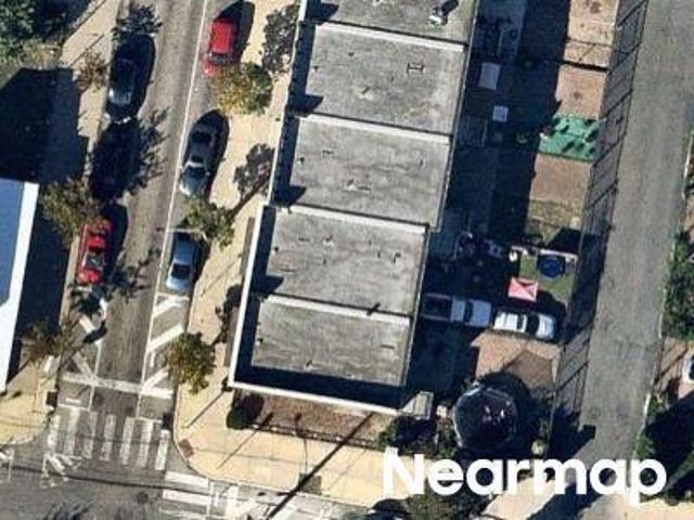 N Lawrence St