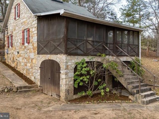 N Lawyer Dr, Stanley, Home For Sale