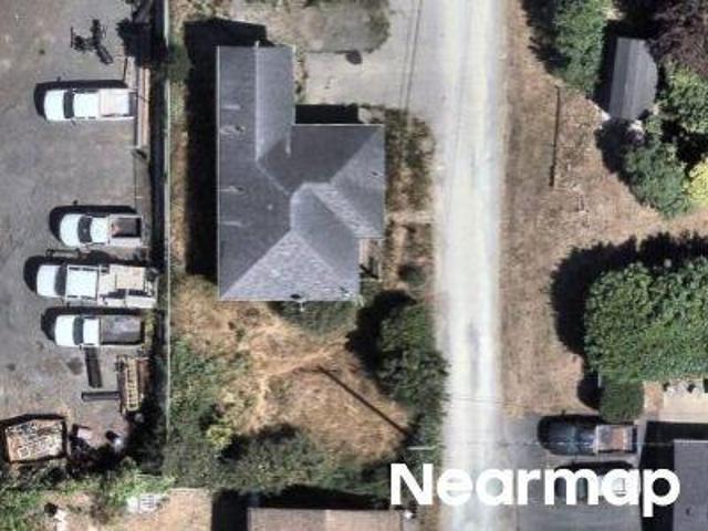 N Laurel St