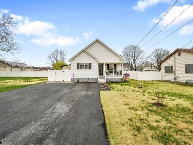 N Laurel St, Buena, Home For Sale