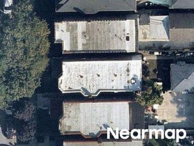 N Leclaire Ave