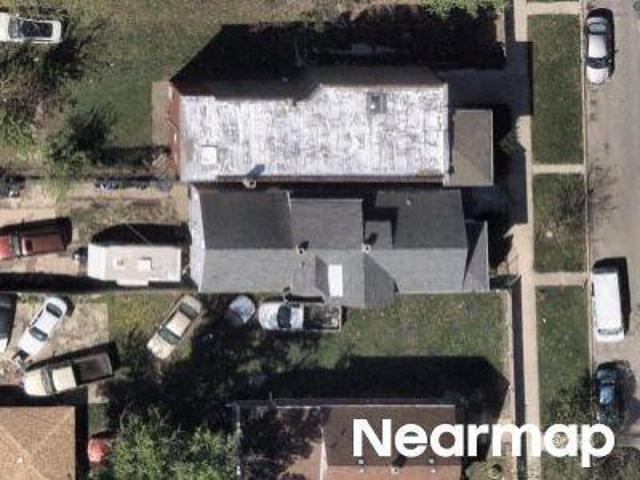 N Leclaire Ave
