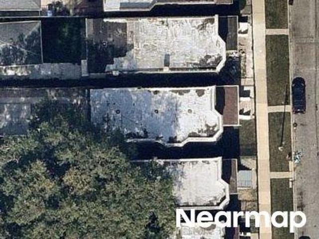 N Leclaire Ave