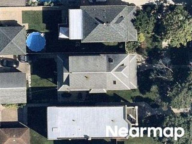 N Leclaire Ave