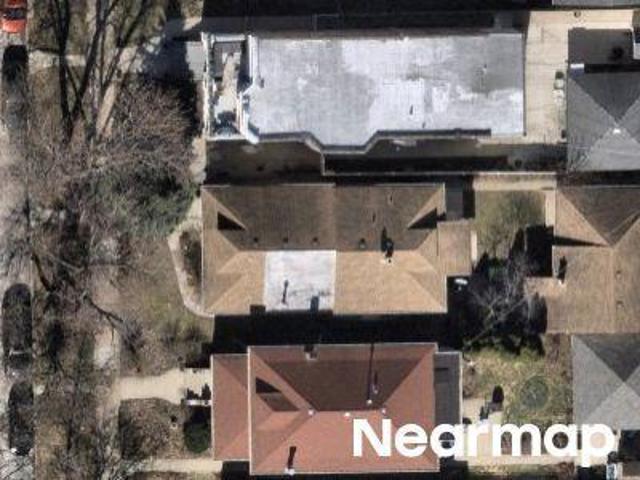 N Leclaire Ave