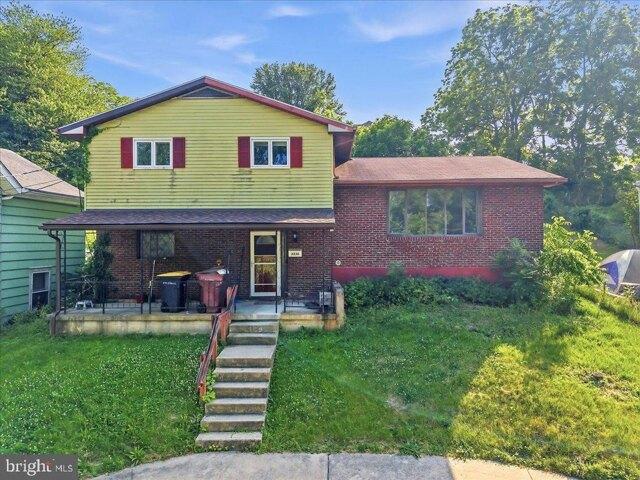 N Lehigh Ave, Whitehall, Home For Sale