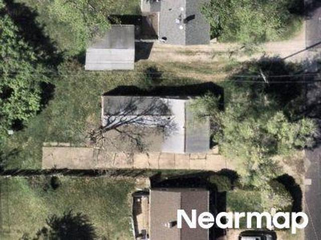 N Leroy Ave