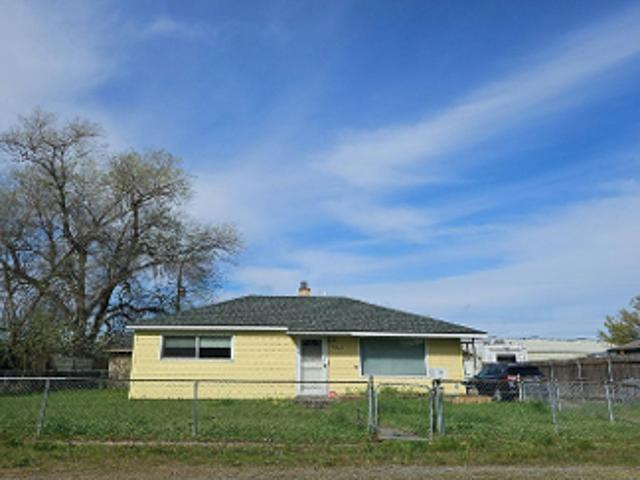 N Lily Rd