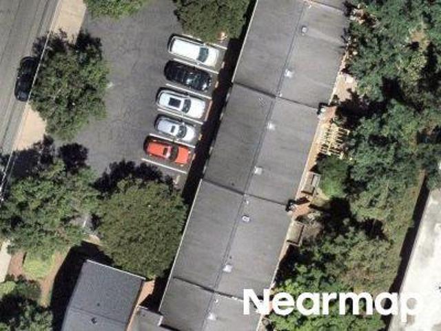 N Lincoln St