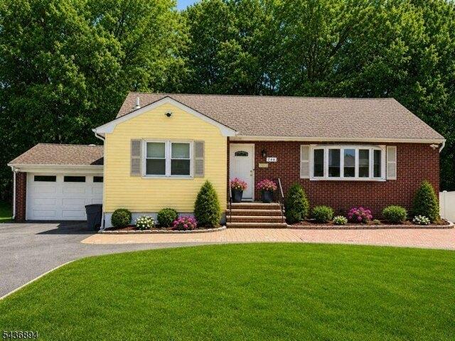 N Livingston Ave, Livingston, Home For Sale