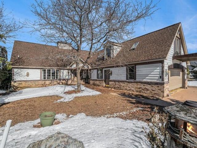N Lofgren Shore Dr, Cheboygan, Home For Sale