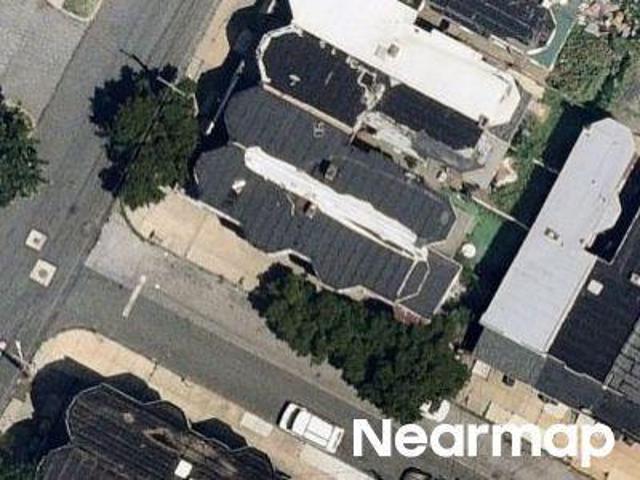 N Lombard St