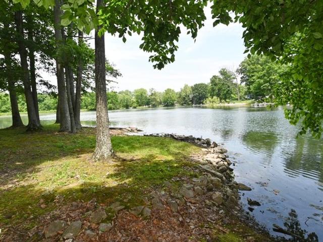 N Lower Lake Dr, Martinsville, IN 46151