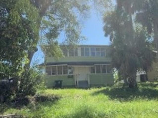 N Peninsula Dr