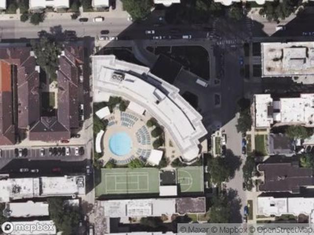 N Pine Grove Ave Apt 2207