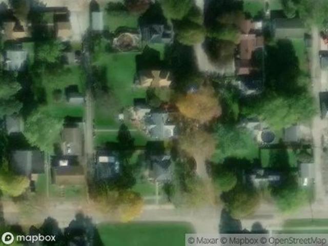 N Pine St