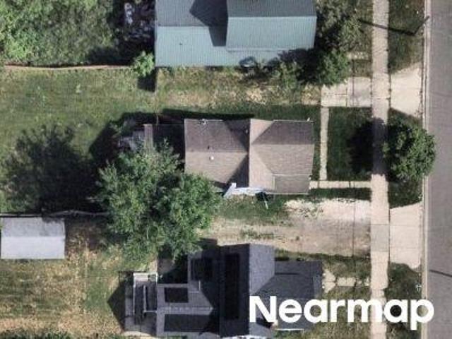 N Pine St