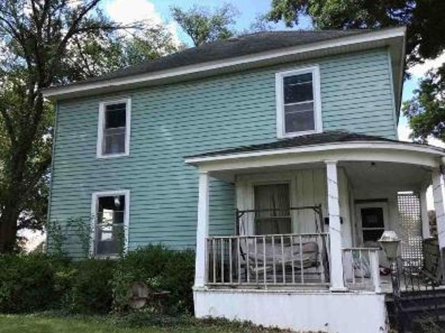N Pine St