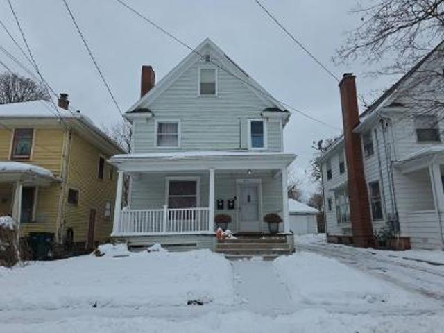 N Pine St