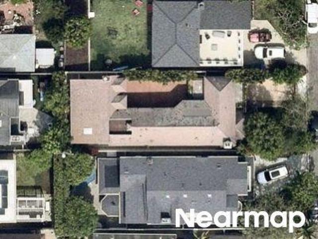 N Poinsettia Ave