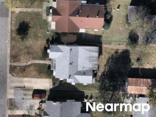 N Poplar St