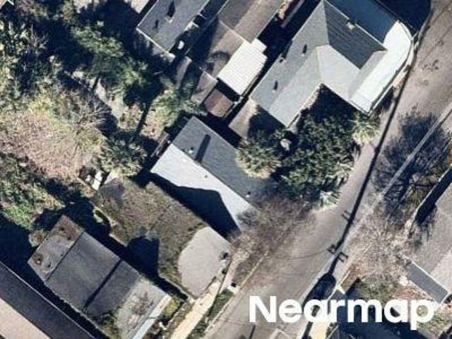 N Prieur St