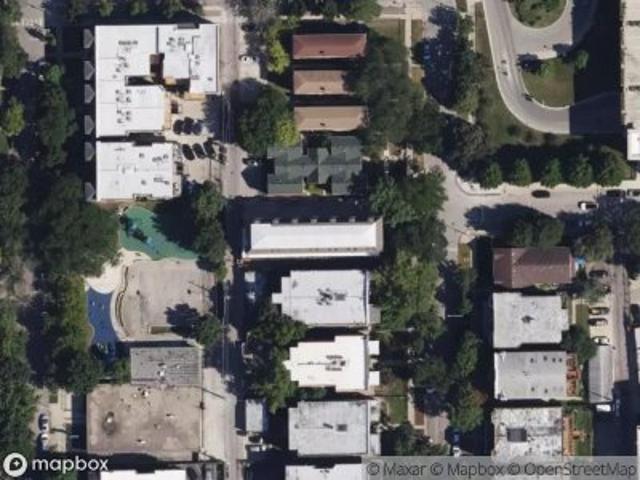 N Racine Ave