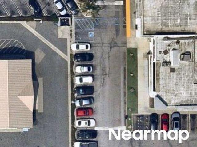 N Raymond Ave