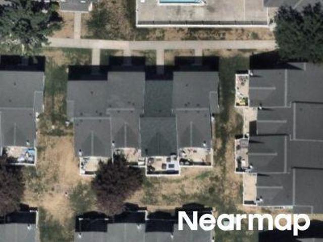 N Redwood Rd