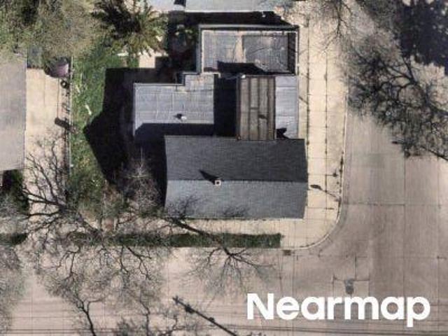 N Richards St