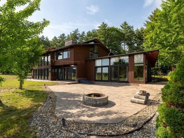 N River Rd, Home For Sale