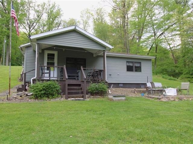 N Riverview Dr, Parker, PA 16049