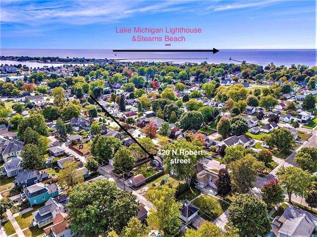 N Robert St, Ludington, Home For Sale