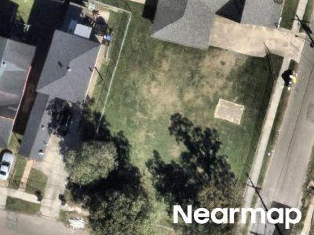 N Robertson St